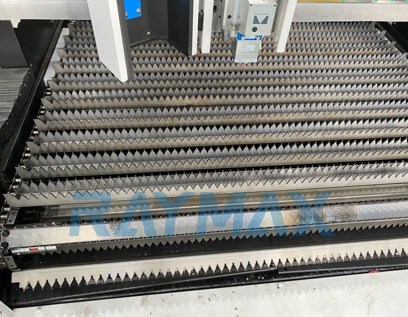 Laser zuntz mozteko makina korritu lan mahaiarekin - RAYMAX